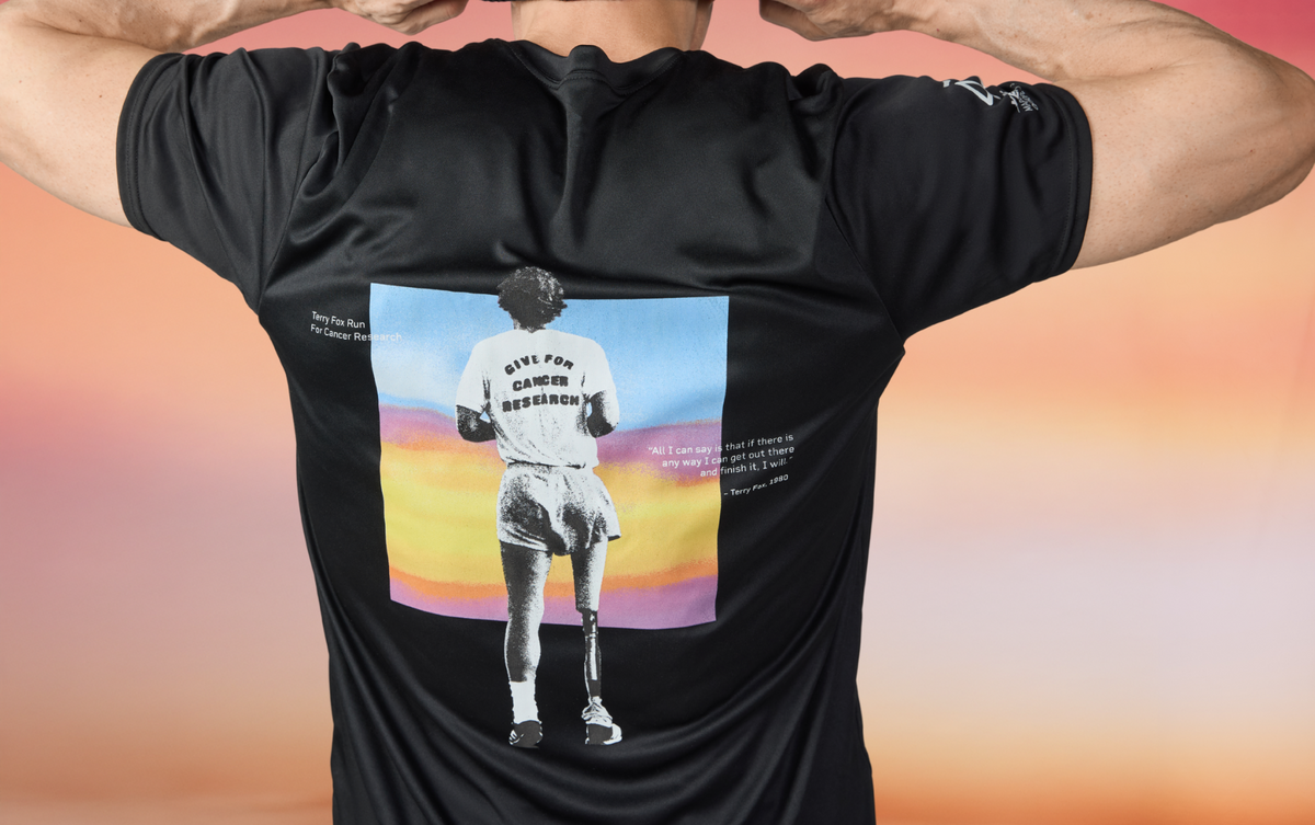 T-shirt performance de la Course Terry Fox 2025 (en anglais ...
